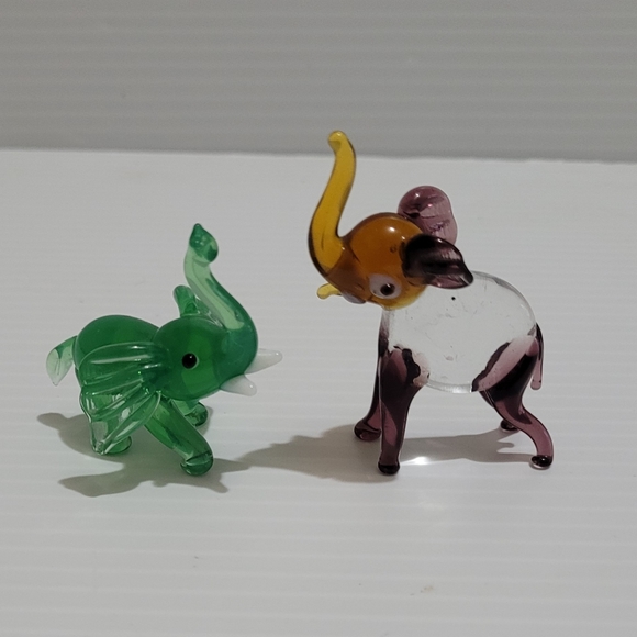 Art | 2 Vintage Green Amber Purple Glass Elephants Miniature Figurines ...